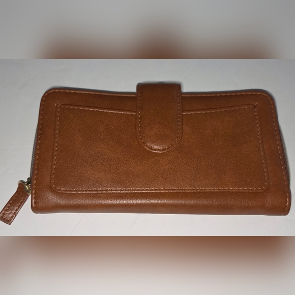 mundi | Bags | Mundi My Big Fat Rfid Organizer Wallet Saddle | Poshmark